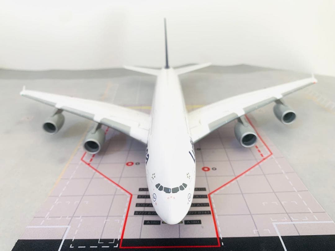 ヘルパ製１／２００ルフトハンザ航空Ａ３８０－８００プラスティック製完成品