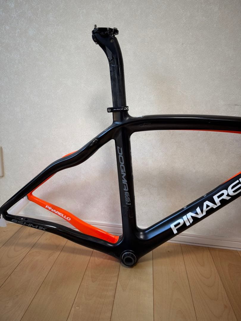 PINARELLO DOGMA 65.1フレーム ブラック/オレンジ