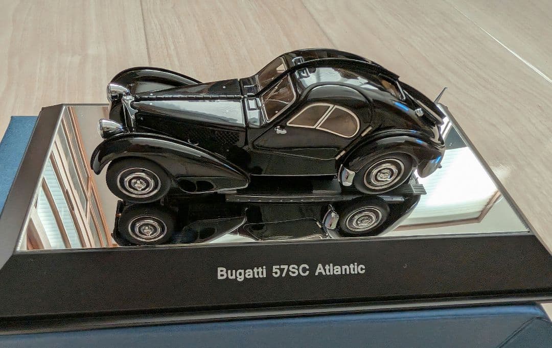Bugatti 57SC Atlantic 黒色モデル