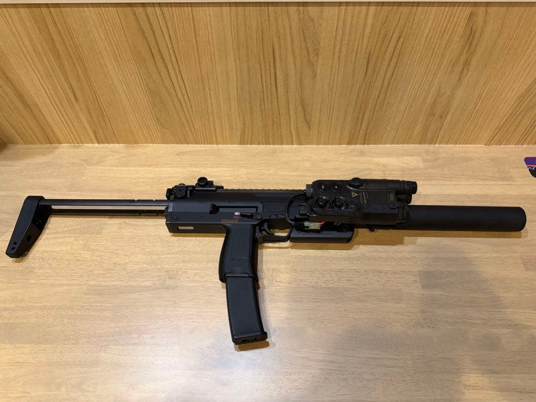 東京マルイ電動ガン　ＭＰ７Ａ１　フルカスタム