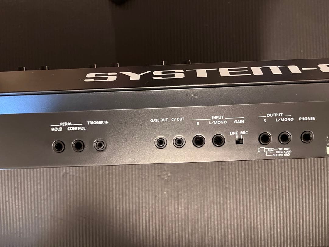 Roland SYSTEM-8 PLUG-OUT シンセサイザー