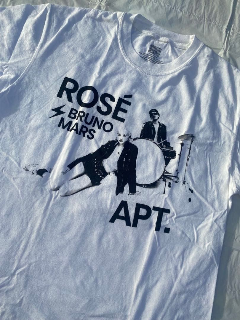 公式　ROSE APT. Tシャツ　ブラックピンク　　　blackpink
