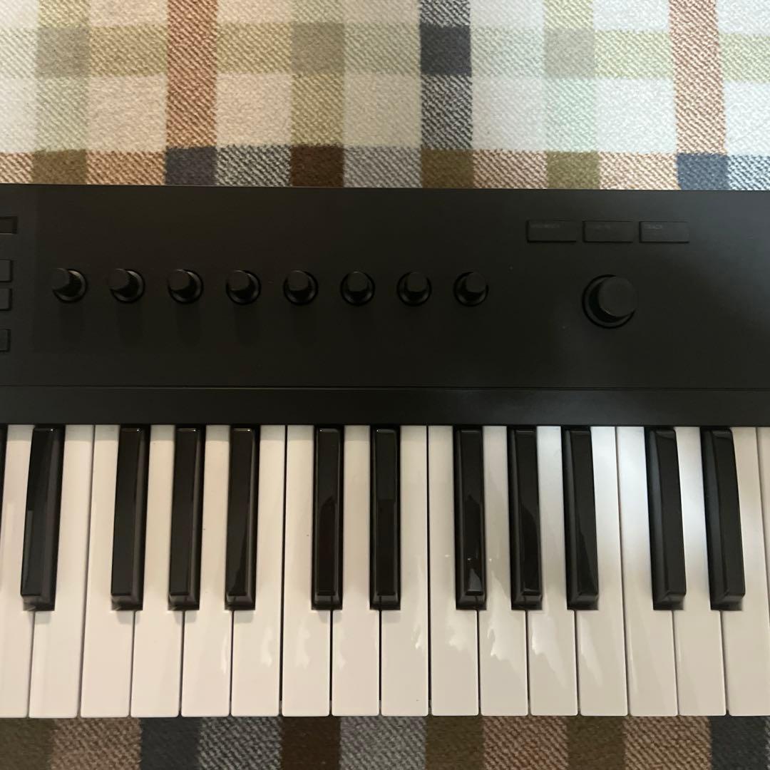 komplete kontrol A49 ライセンスなし