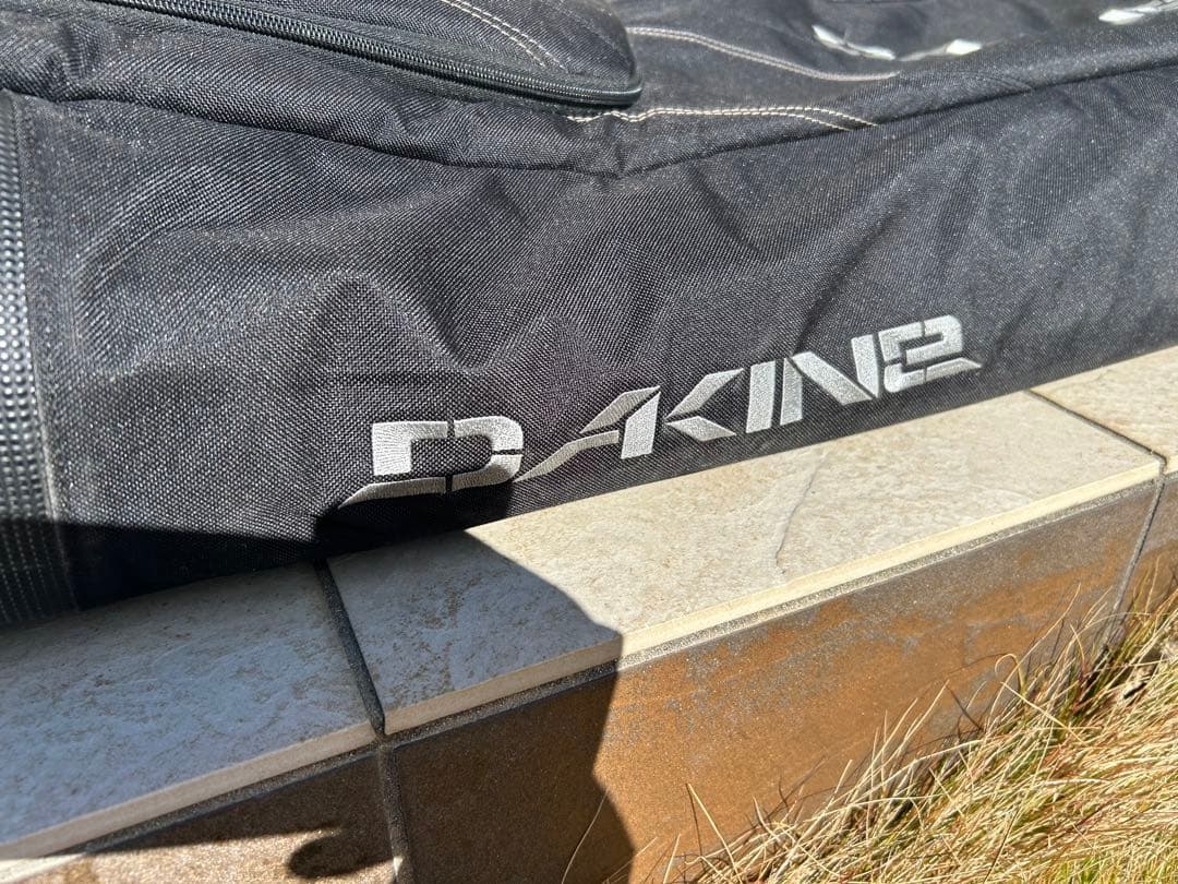DAKINE スノーボードバッグ 157 シューズケース付き　キャリーケース