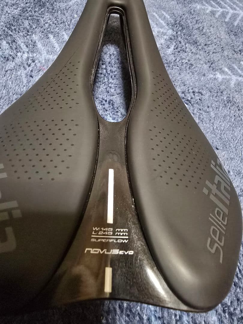 Selle Italia NOVUS Boost evoサドル