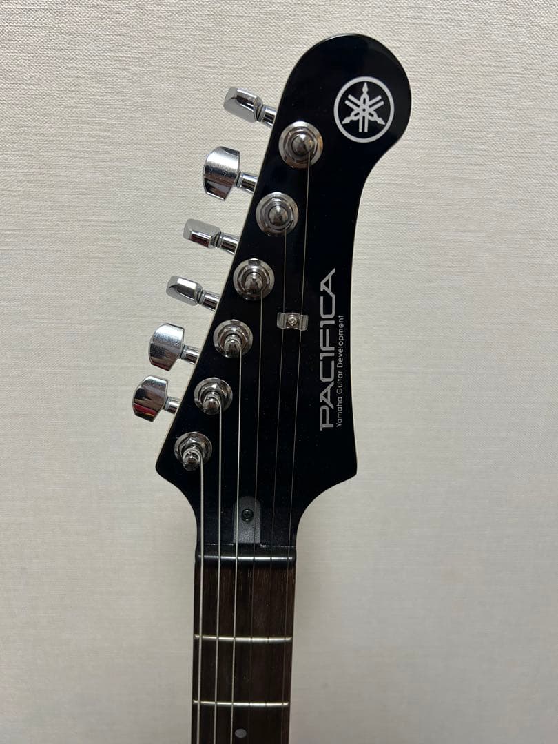 Yamaha PACIFICA 212VFMブラックエレキギター