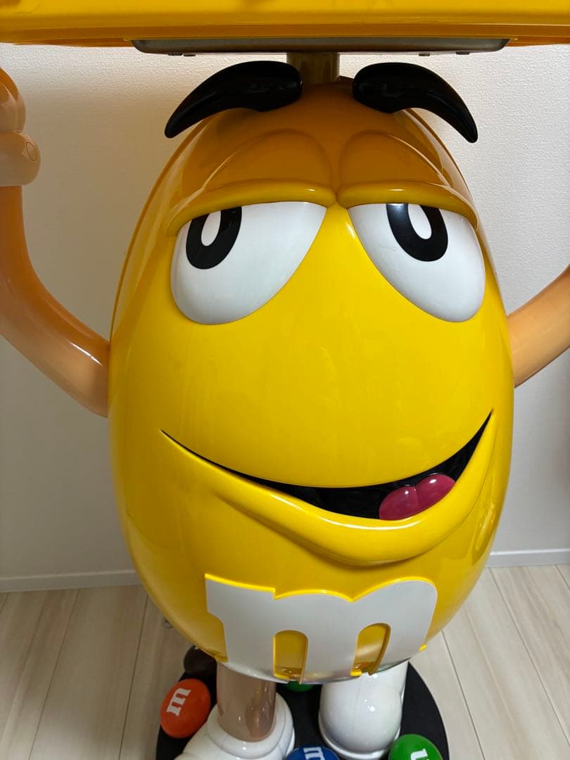 M&M's イエローマスコット スタチュー
