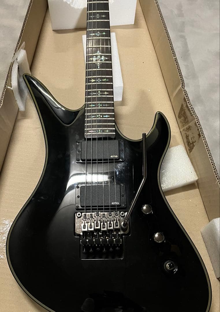 ギター SCHECTER AVENGER