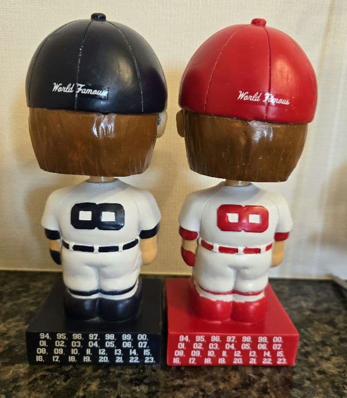 Supreme Bobblehead 赤青2個セットボブルヘッド ステッカー付き