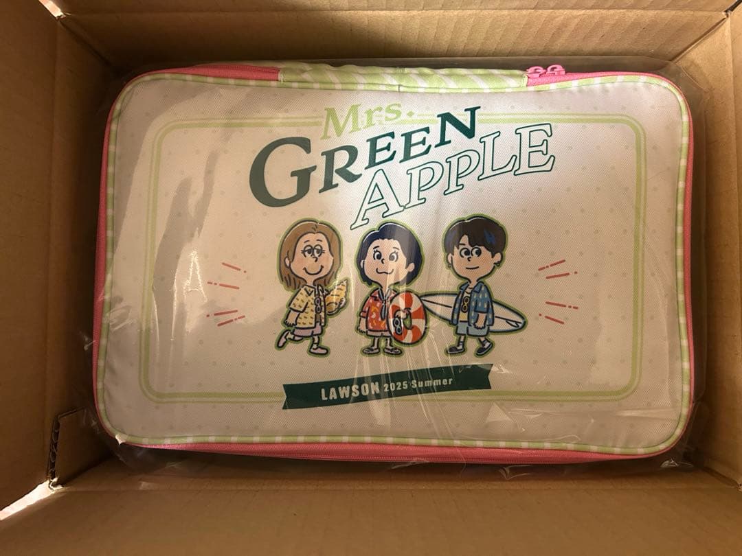 サ*ラ様 Mrs. GREEN APPLE ポーチ ミセスグリーンアップル ロー