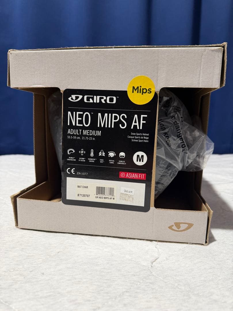 GIRO NEO MIPS AF Mサイズ　色Matte Charcoal