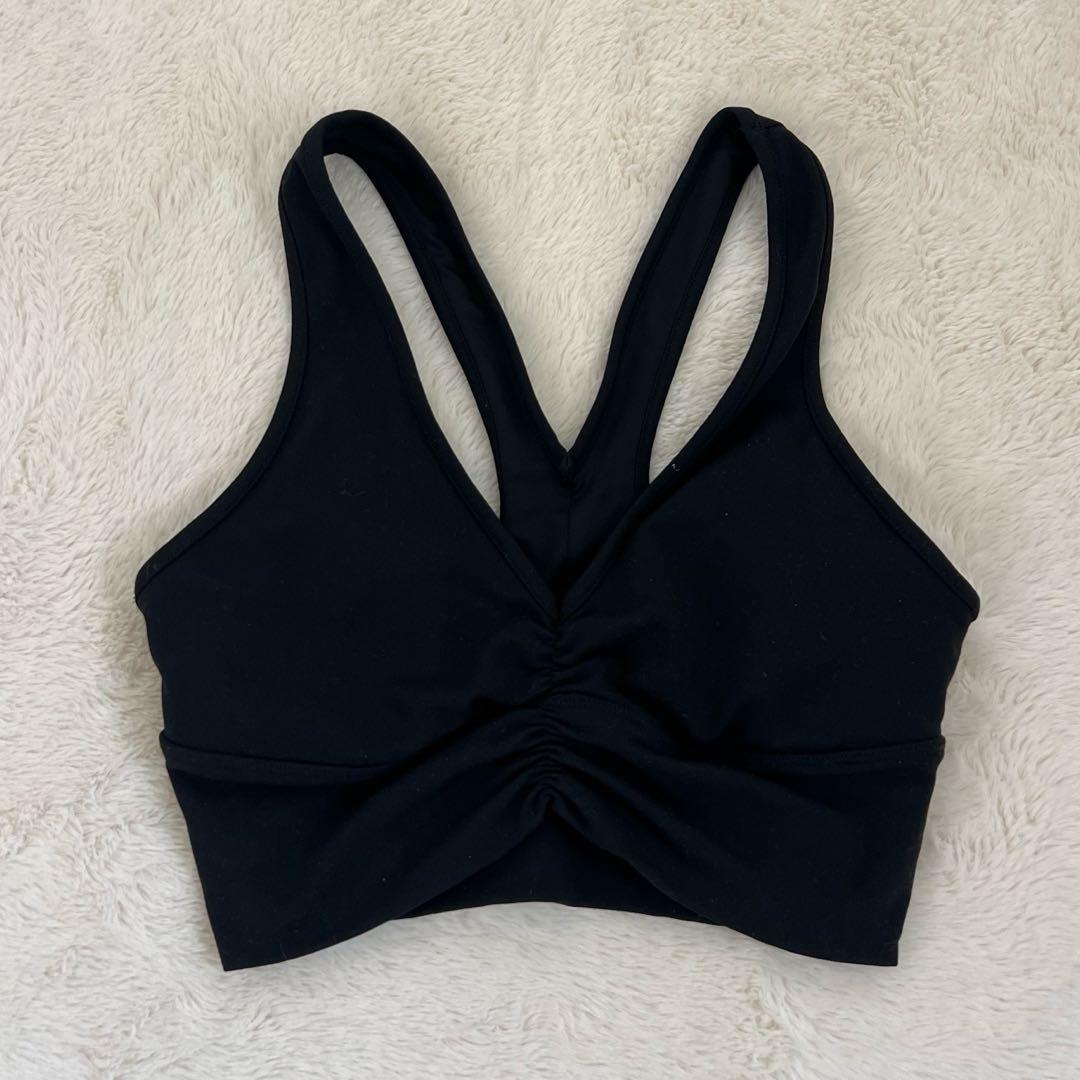 美品　alo yoga Wild Thing Bra xs ブラック