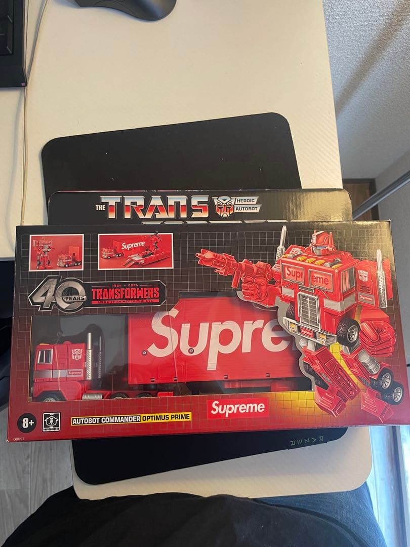 特撮 Supreme x Transformers G1 Optimus Prime