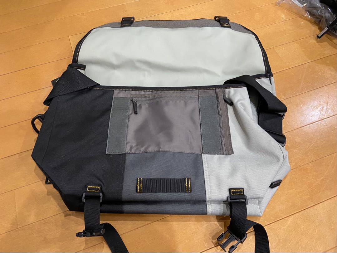 TIMBUK2 メッセンジャーバッグ グレー/ブラック