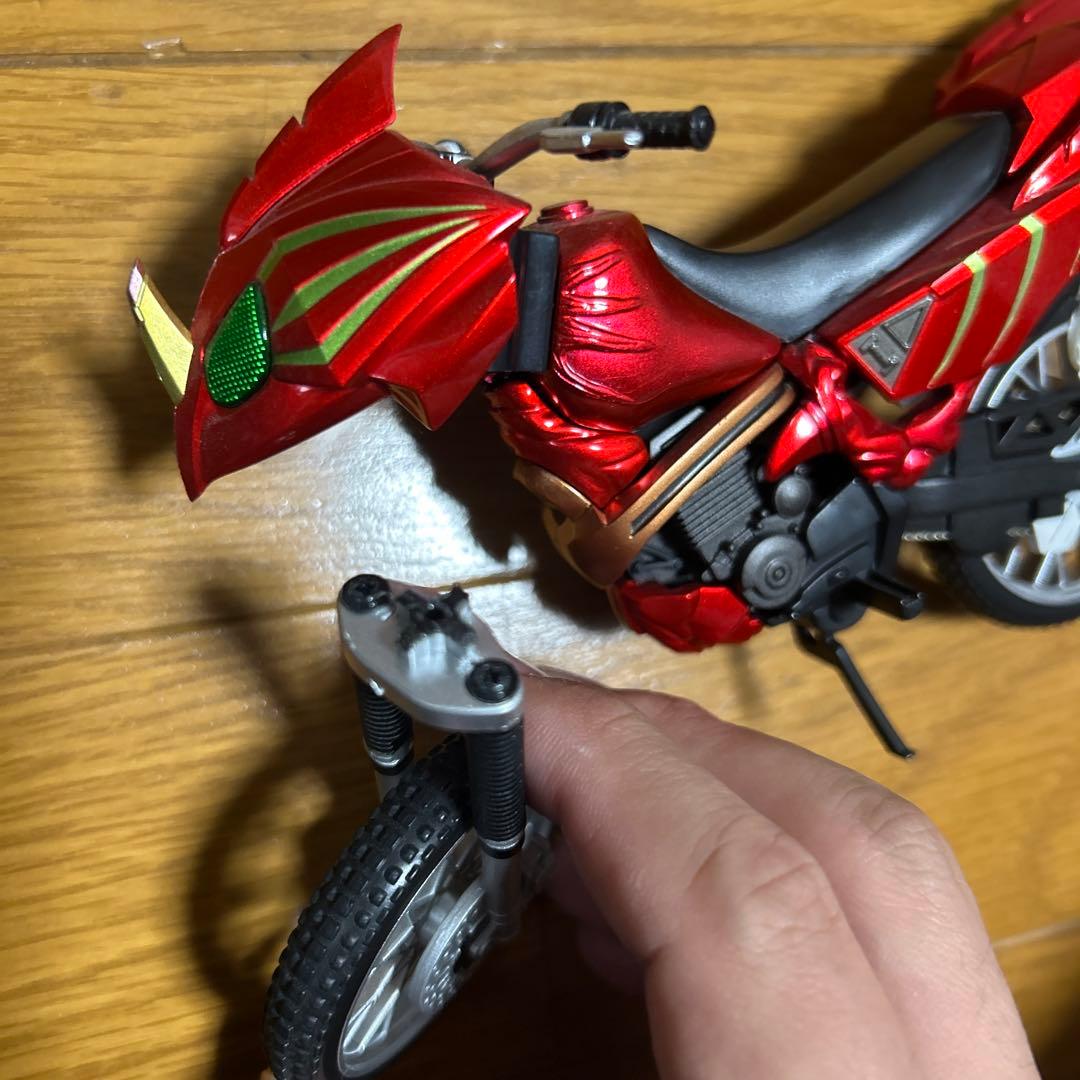 フィギュアーツ 仮面ライダーアマゾンズセット
