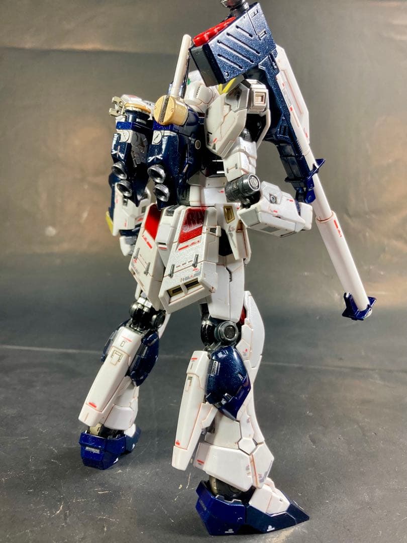 RG νガンダム 全塗装済完成品