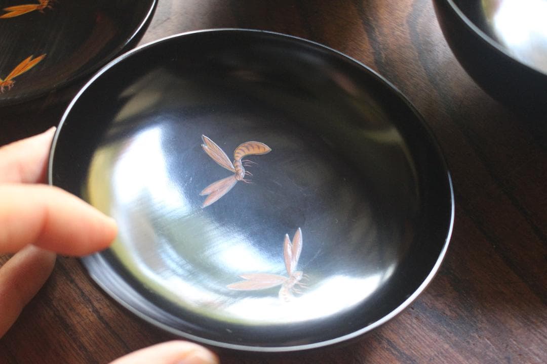 時代逸品！上質黒漆に優美な牡丹見返し蜂蒔絵の映えるお椀2点（検輪島塗蒔絵椀雑煮椀