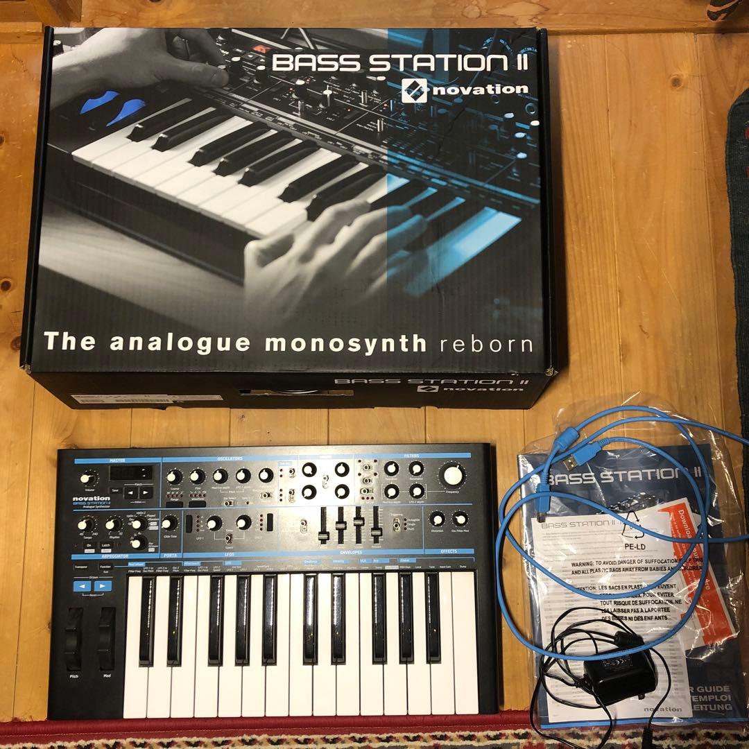 鍵盤楽器 Bass Station II