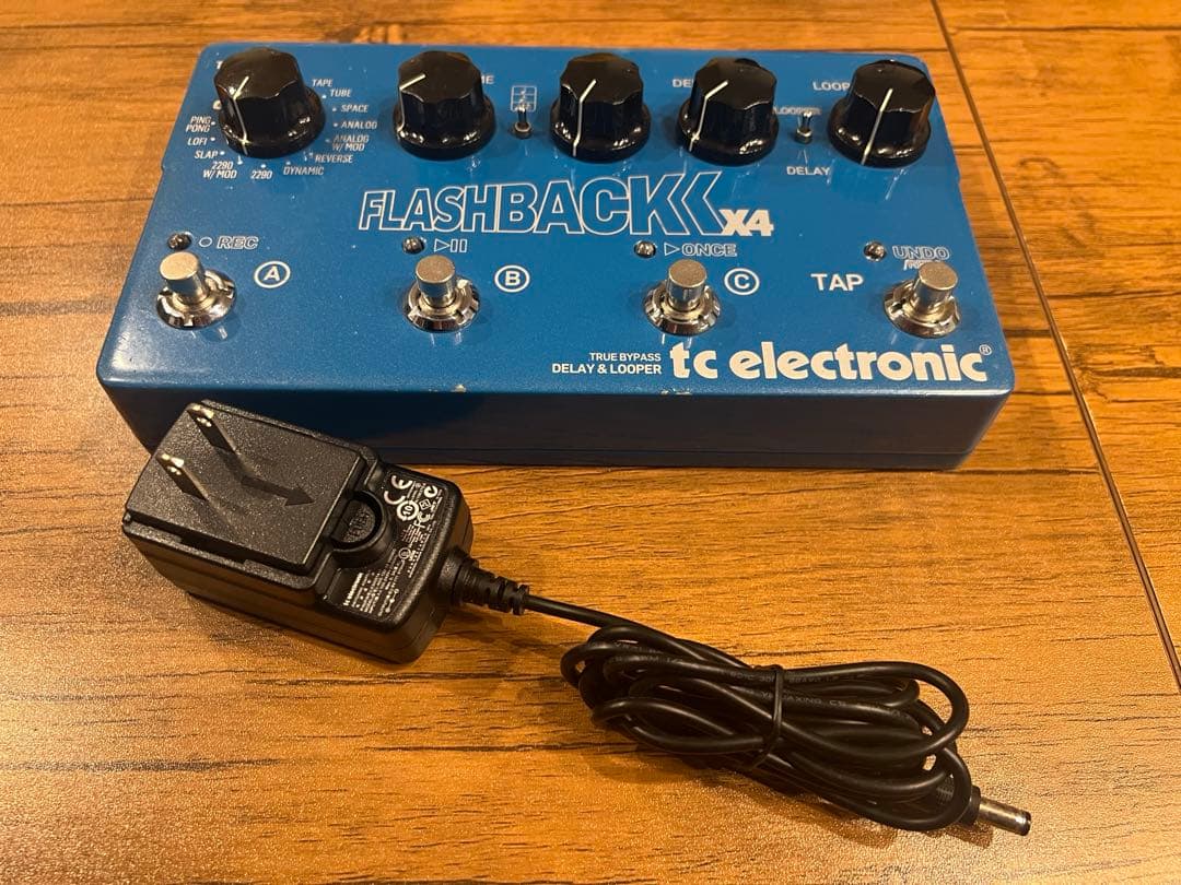 tc electronic FLASHBACK 2 X4 + 純正アダプター