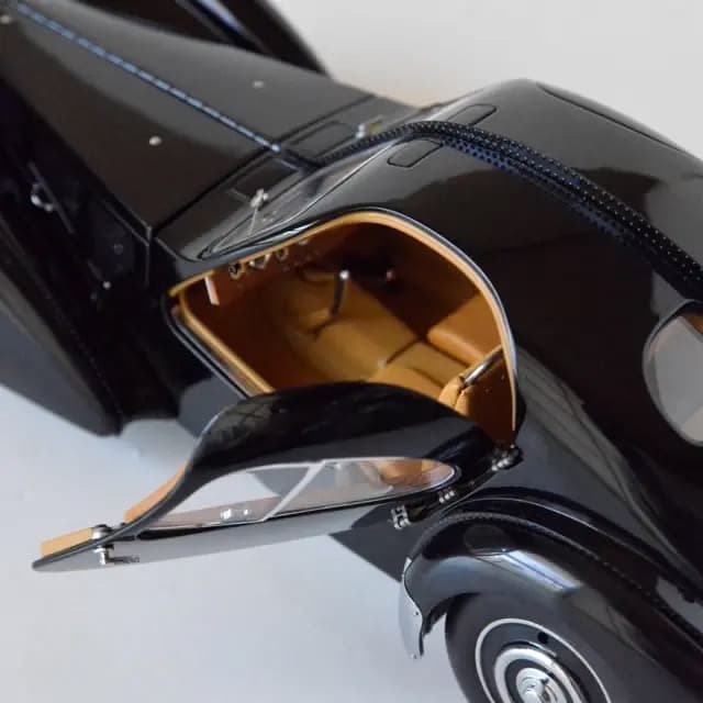 AUTOart 1/18[ 希少品]ブガッティ 57SC アトランティック BL
