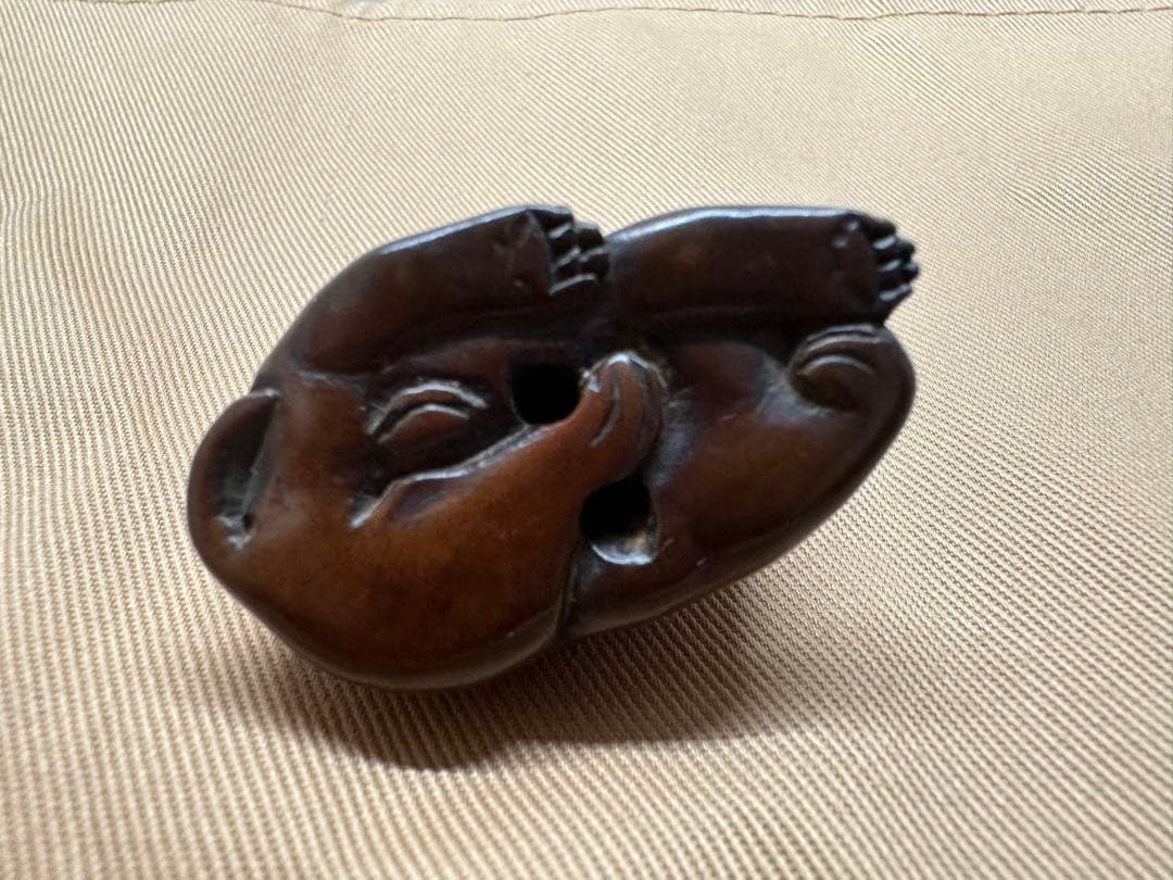 根付(netsuke) 犬の根付　木製　江戸時代