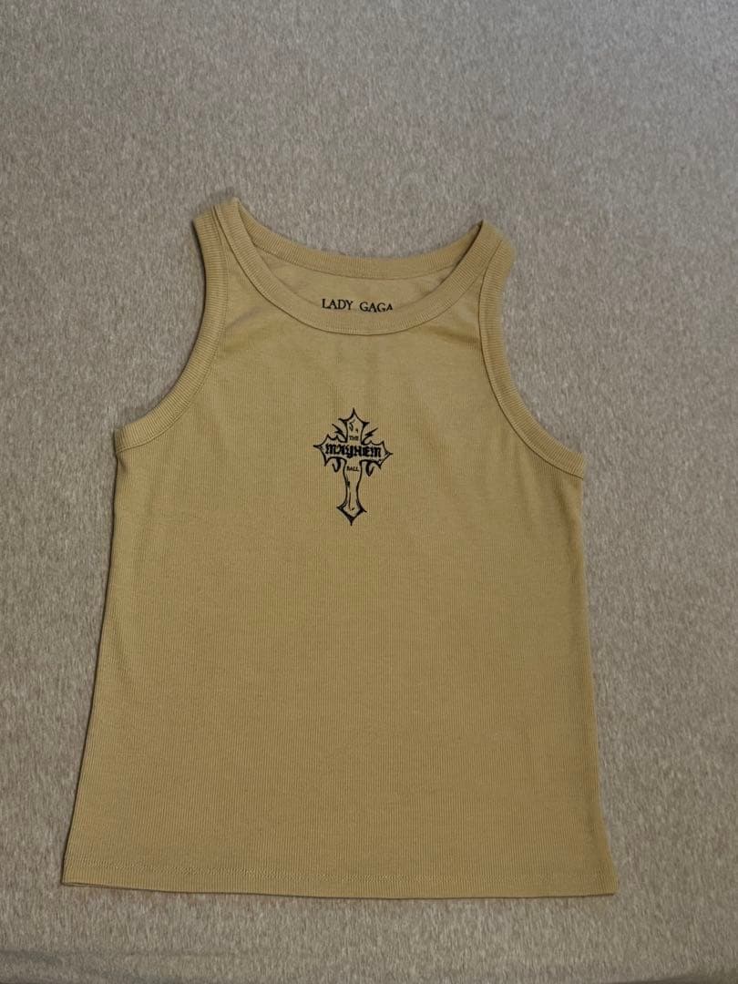レディガガ　タンクMAYHEM CROSS BABY RIB CROP TANK