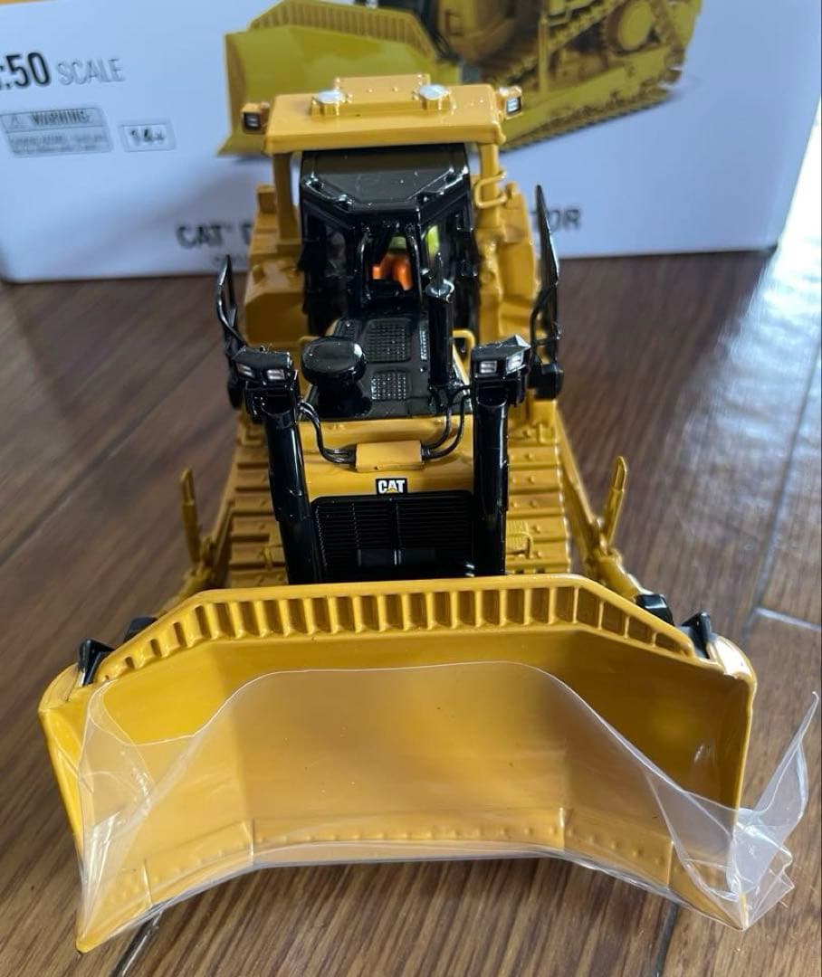 新品　未使用　CAT 1:50 D9T トラクター85944