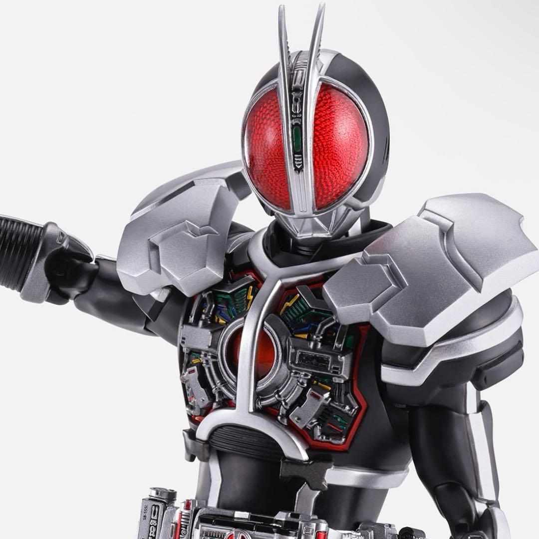 S.H.Figuarts （真骨彫製法） 仮面ライダーファイズ アクセルフォーム