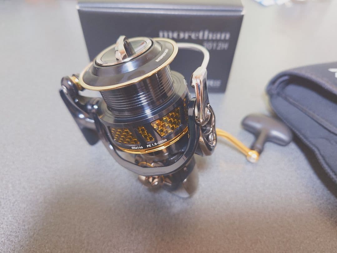 Daiwa　14モアザン　morethan 3012H スピニングリール