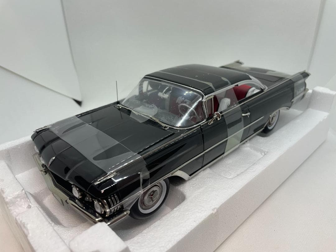 105-010 サンスター 1/18 Oldsmobile 98 HardTop