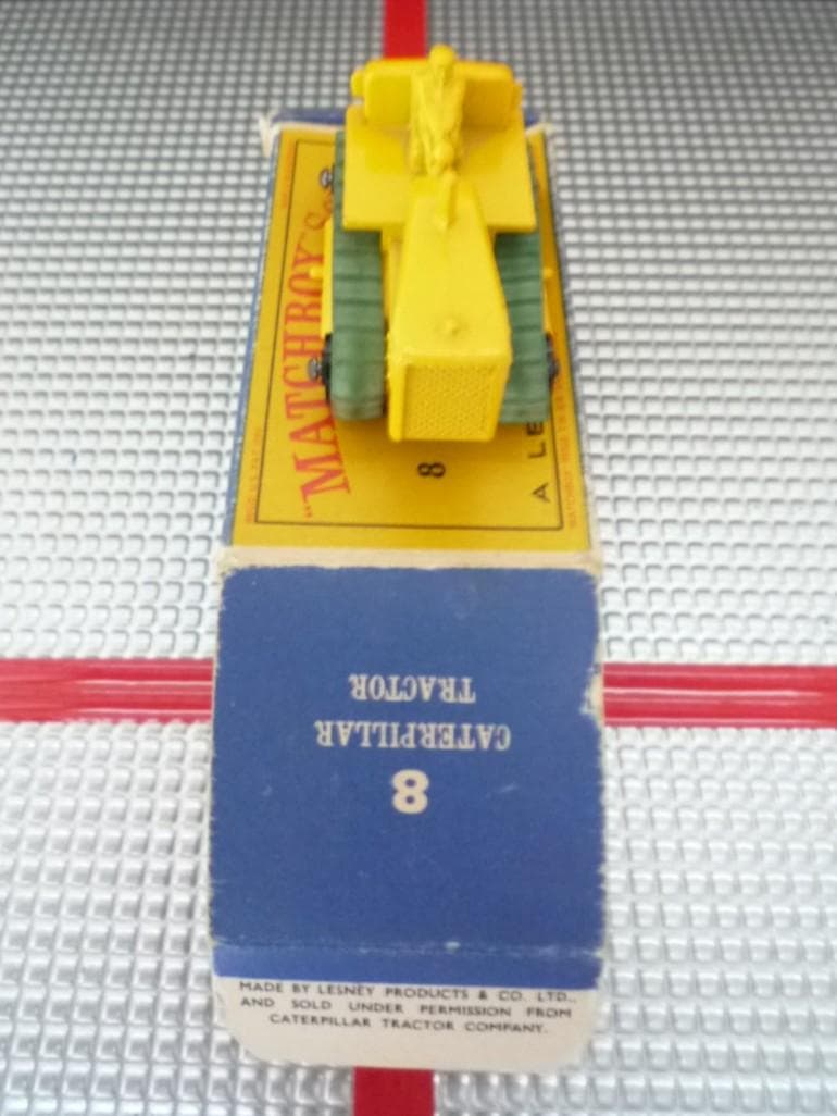 MATCHBOX N°8C CATERPILLAR TRACTOR 1961