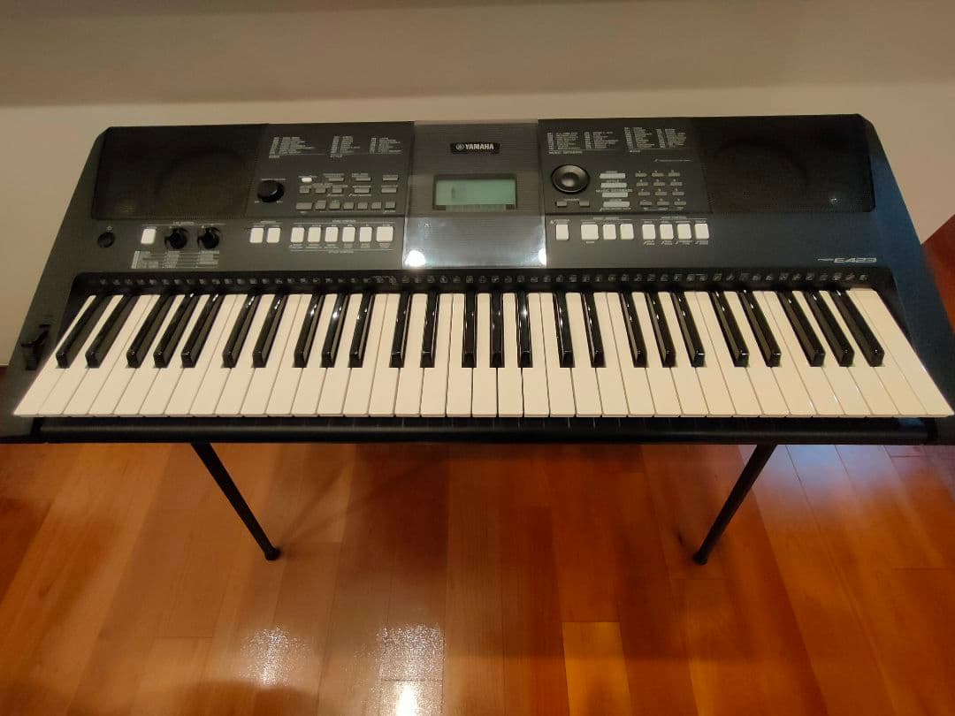 （solo)Yamaha PSR-E423 電子キーボード、スタンド付