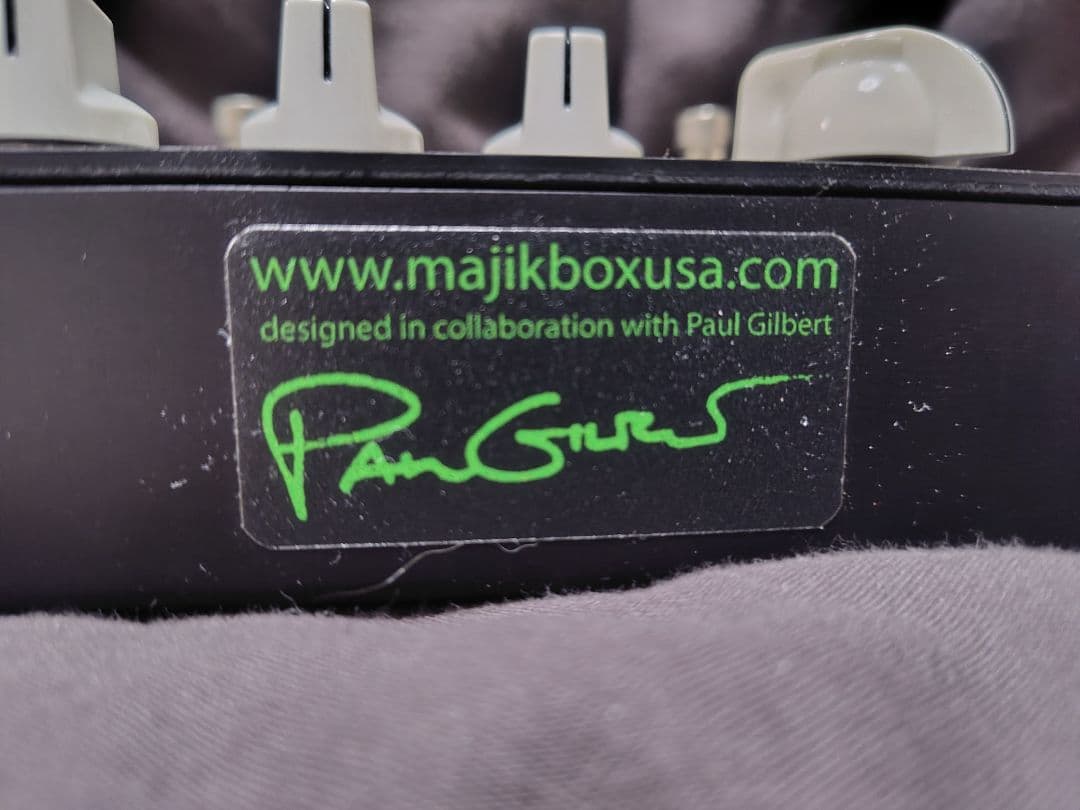 Majik Box エフェクター　FUZZ UNIVERSE FU-2