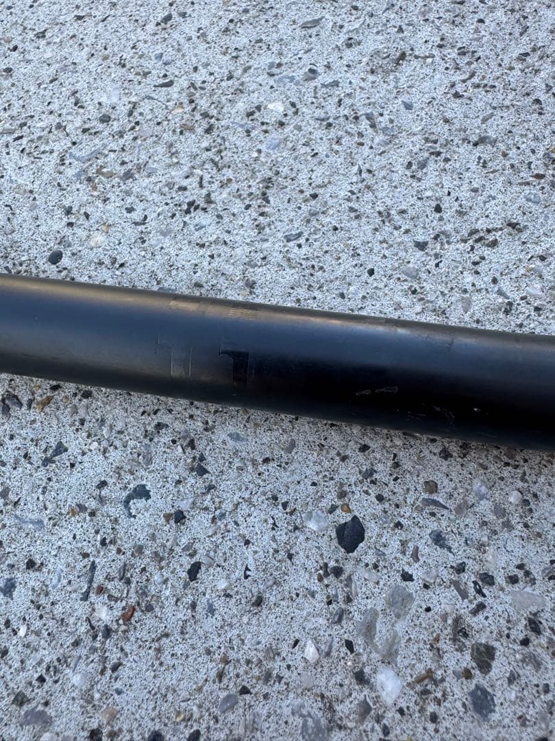 THOMSON CARBON RISER BAR trail 31.8 カット済