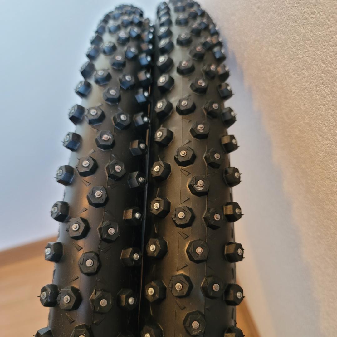 ぼ*ん様 SCHWALBE ICE SPIKER PRO 27.5インチ 2本セ
