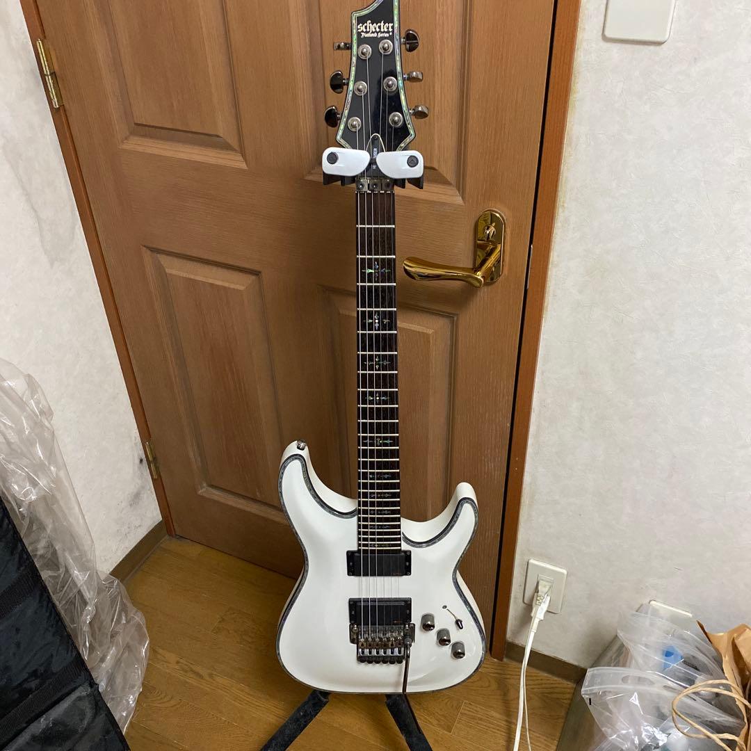 Schecter ホワイトエレキギター
