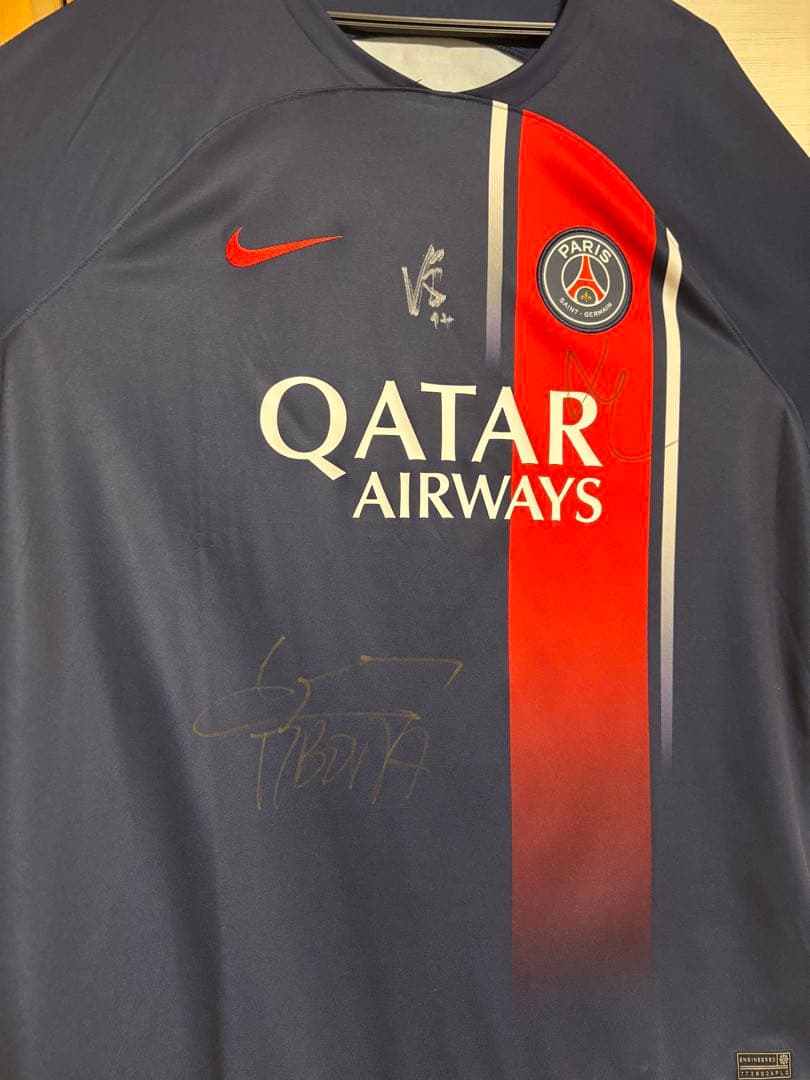 PSG ユニフォーム　新品　サイン入り