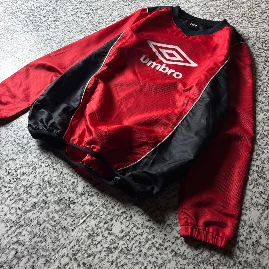 セットアップ　umbro アンブロ　ナイロンピステ　フットサル　上下セット