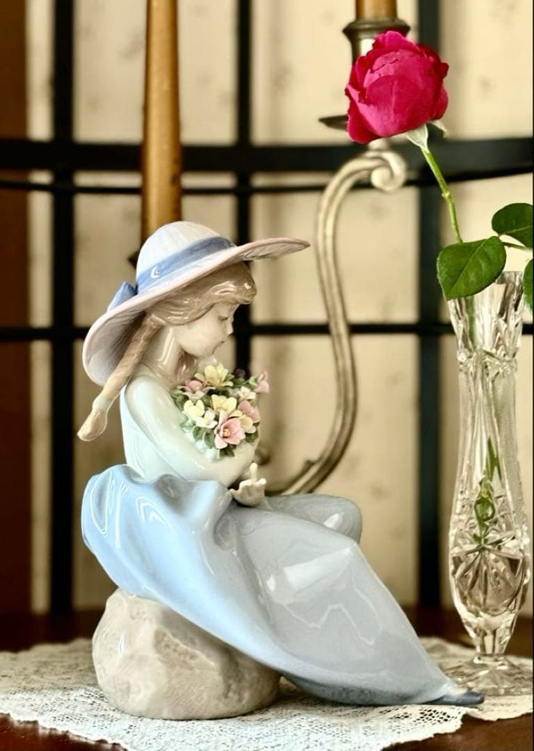 リヤドロ　LLADRO 花の香りにつつまれて　コレクション　置物　オブジェ　磁器