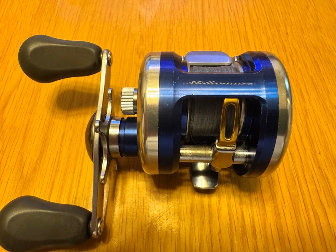 Daiwa ミリオネアブルーバッカー200BB