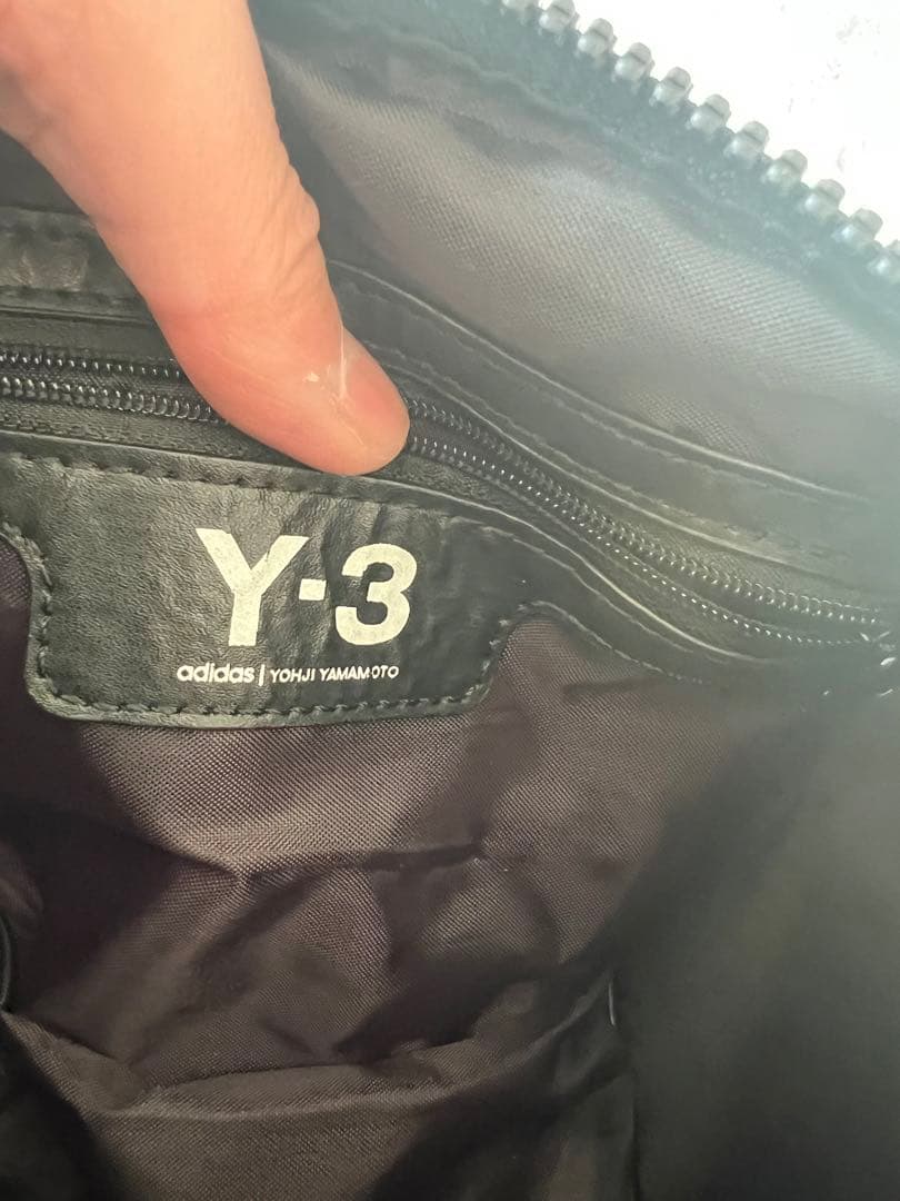 Y-3のラウンドバック