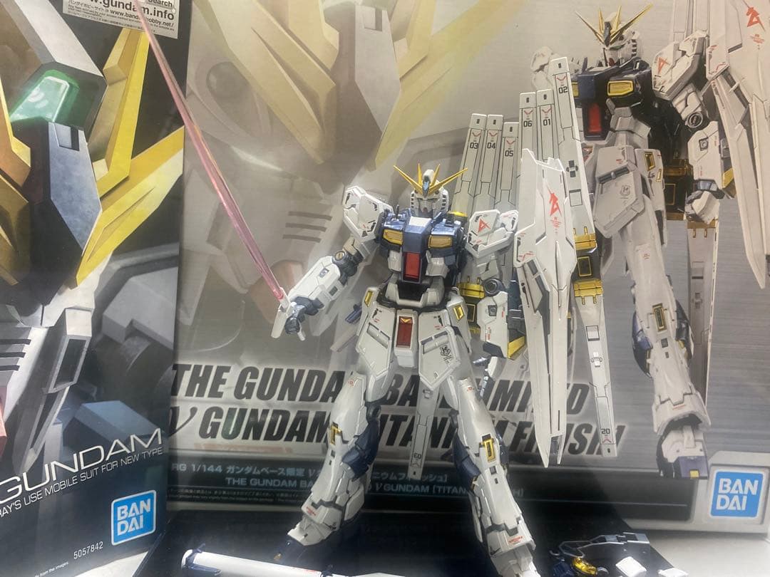 RG 1/144 ガンダムベース限定Vガンダムチタニウムフィニッシュ