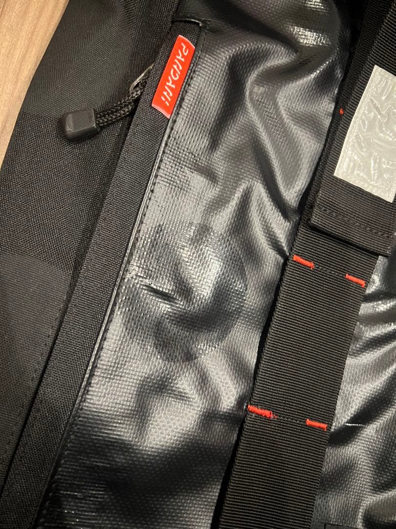 美品 パンダーニ Pandani 防水バックパック ブラック