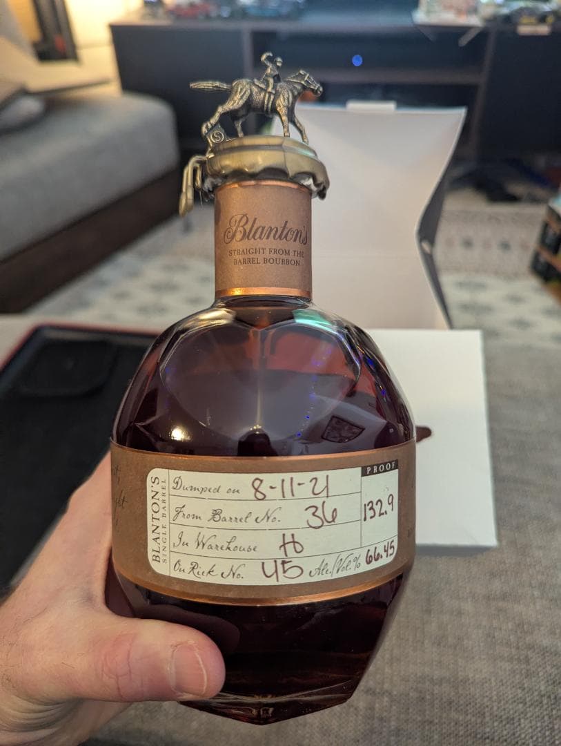 ウイスキー Blanton's Straight From The Barrel 700ml