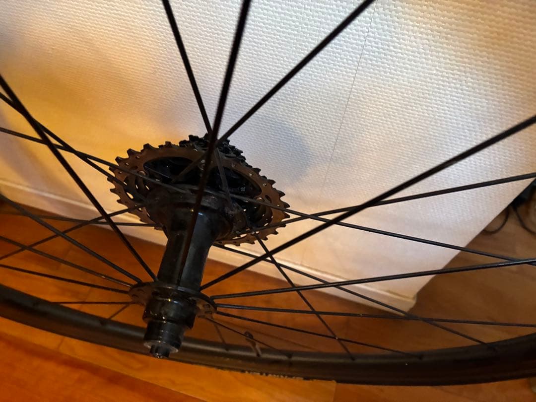 アタッキカーボンホイール45ミリ チューブラー