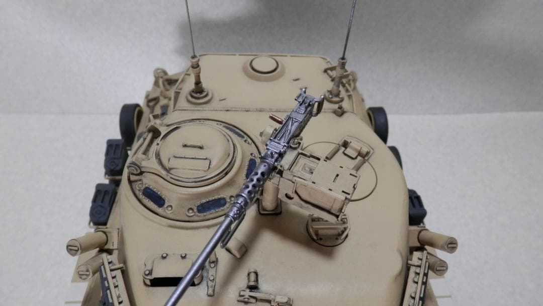 RC戦車 1/16スケール M51スーパーシャーマン　組立済み