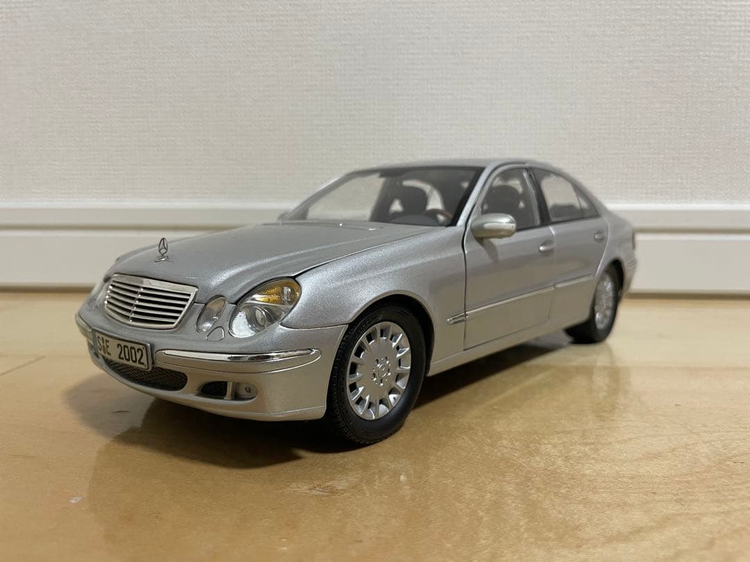 1/18 E-Class 京商 メルセデスベンツ Eクラス ミニカー