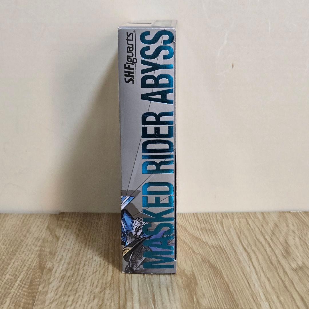 バンダイ　S.H.フィギュアーツ　仮面ライダーアビス　龍騎 未開封品