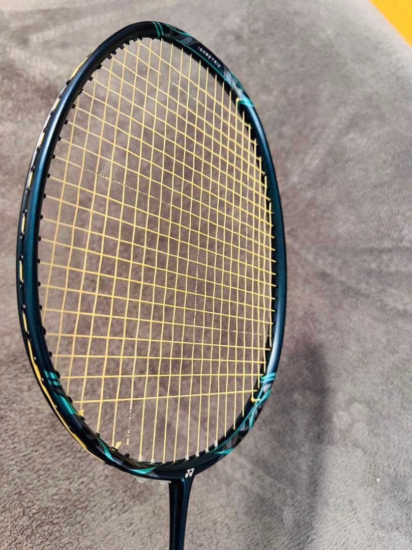 YONEX NANOFLARE 800 Pro 4UG5【海外モデル】