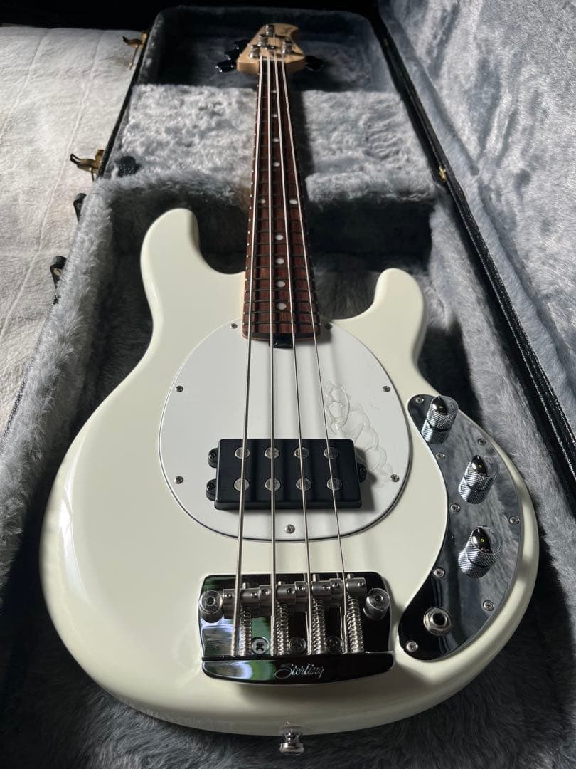 『稀少美品』Sterling by MUSIC MAN STINGRAY SS4